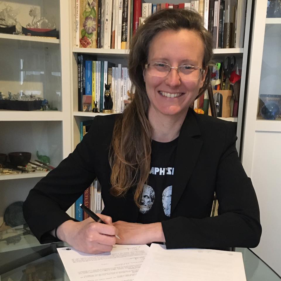 #Intervista: Elena Torre e il libro “La maledizione del nome” – The ...